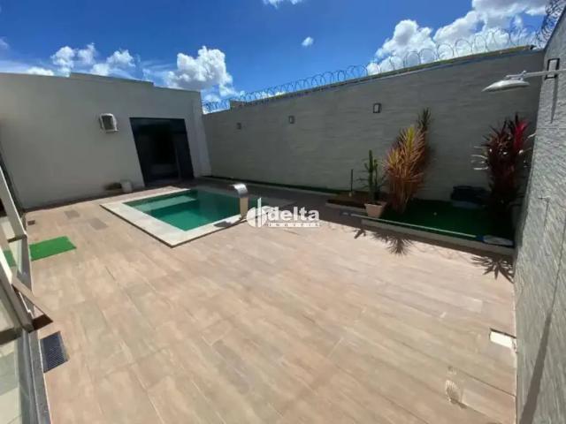 Casa / Sobrado para Venda em Uberlândia/MG Novo Mundo 3 Quartos