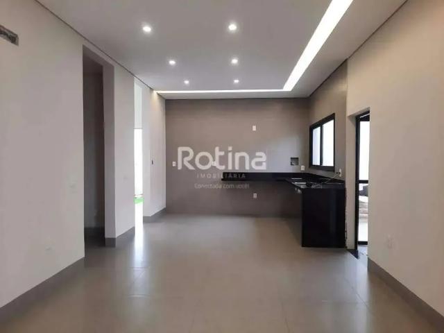 Casa / Sobrado para Venda em Uberlândia/MG Novo Mundo 3 Quartos