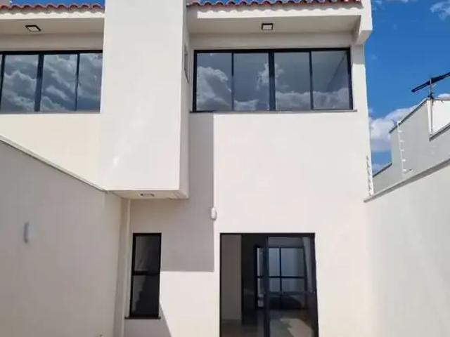 Casa / Sobrado para Venda em Uberlândia/MG Novo Mundo 3 Quartos