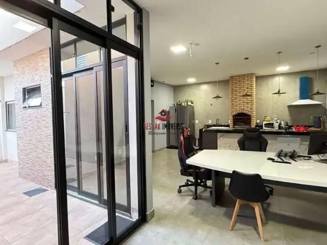 Casa / Sobrado para Venda em Uberlândia/MG Novo Mundo 3 Quartos