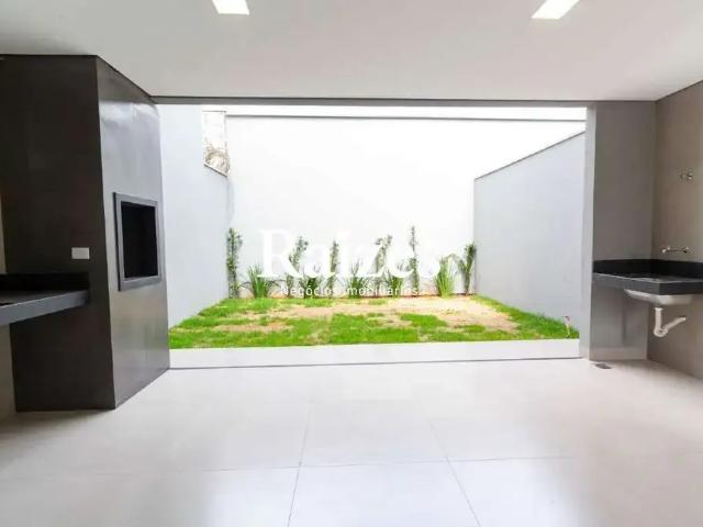 Casa / Sobrado para Venda em Uberlândia/MG Novo Mundo 3 Quartos