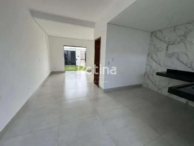Casa / Sobrado para Venda em Uberlândia/MG Novo Mundo 3 Quartos