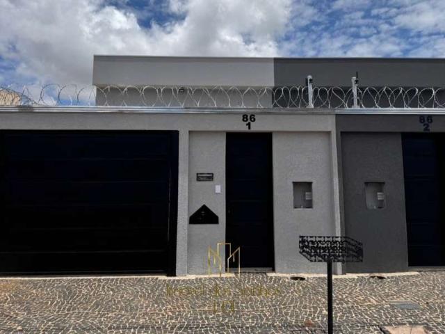 Casa / Sobrado para Venda em Uberlândia/MG Novo Mundo 3 Quartos