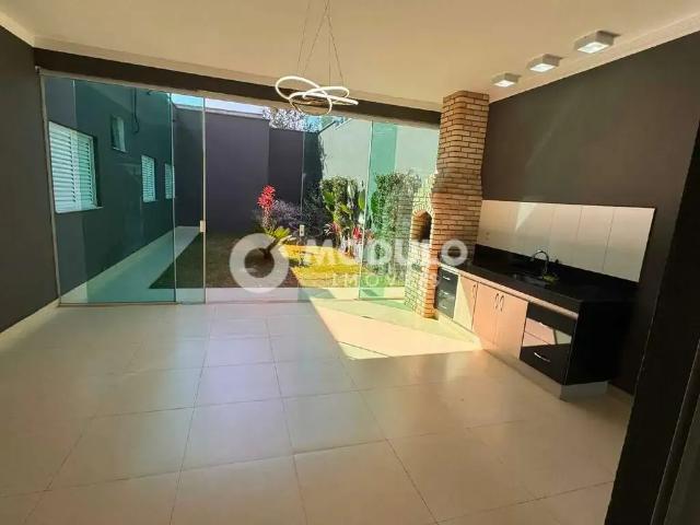 Casa / Sobrado para Venda em Uberlândia/MG Novo Mundo 3 Quartos