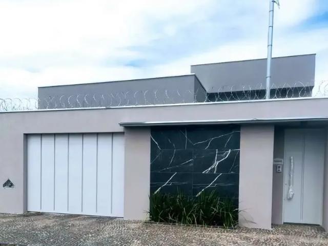 Casa / Sobrado para Venda em Uberlândia/MG Novo Mundo 3 Quartos