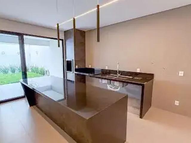 Casa / Sobrado para Venda em Uberlândia/MG Novo Mundo 3 Quartos