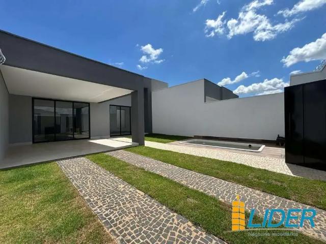 Casa / Sobrado para Venda em Uberlândia/MG Novo Mundo 3 Quartos