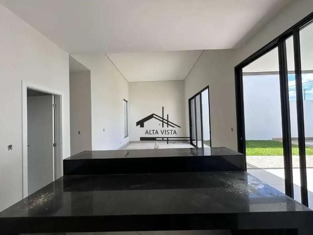 Casa / Sobrado para Venda em Uberlândia/MG Novo Mundo 3 Quartos