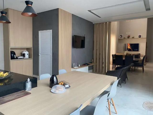 Casa / Sobrado para Venda em Uberlândia/MG Novo Mundo 3 Quartos