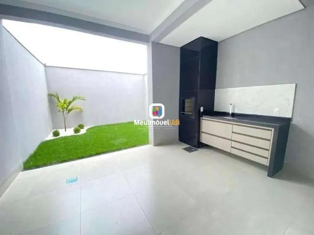 Casa / Sobrado para Venda em Uberlândia/MG Novo Mundo 3 Quartos