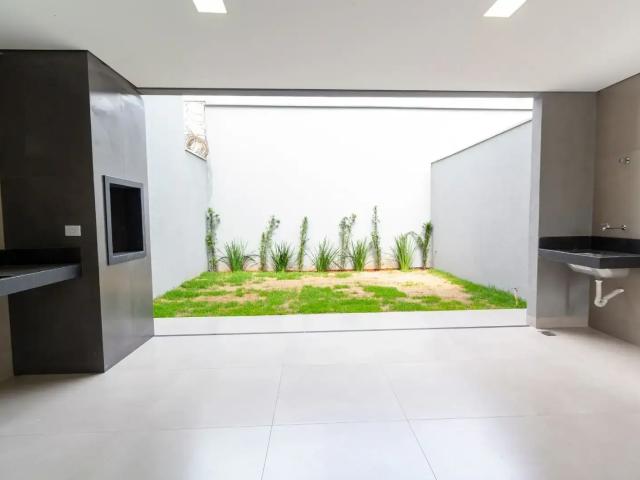 Casa / Sobrado para Venda em Uberlândia/MG Novo Mundo 3 Quartos