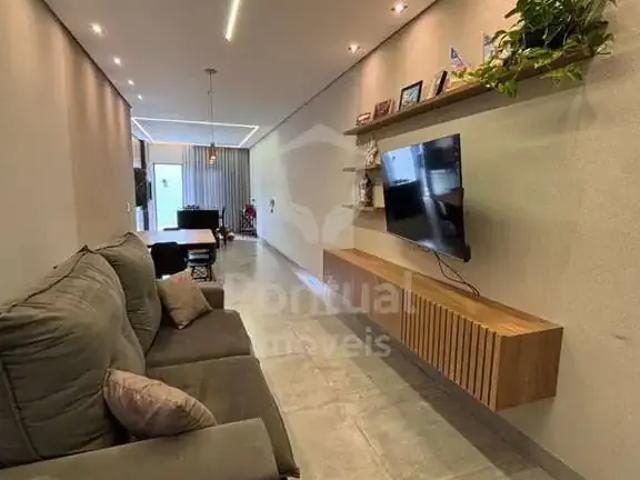 Casa / Sobrado para Venda em Uberlândia/MG Novo Mundo 3 Quartos
