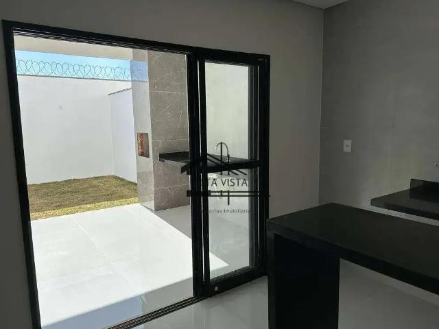Casa / Sobrado para Venda em Uberlândia/MG Novo Mundo 3 Quartos