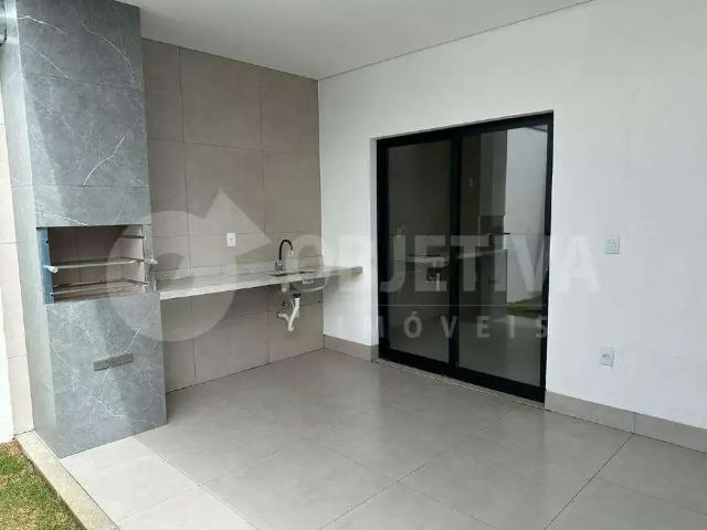 Casa / Sobrado para Venda em Uberlândia/MG Novo Mundo 3 Quartos