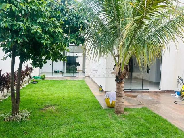 Casa / Sobrado para Venda em Uberlândia/MG Novo Mundo 3 Quartos