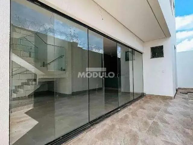 Casa / Sobrado para Venda em Uberlândia/MG Novo Mundo 3 Quartos