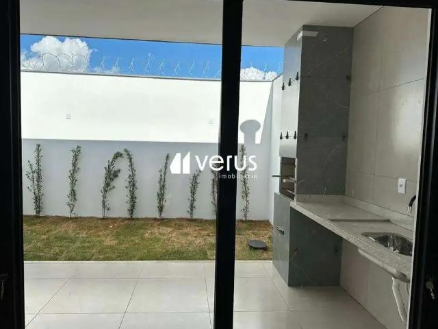 Casa / Sobrado para Venda em Uberlândia/MG Novo Mundo 3 Quartos