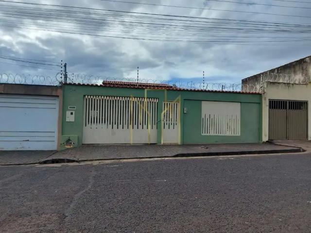 Casa / Sobrado para Venda em Uberlândia/MG Nossa Senhora das Graças 3 Quartos