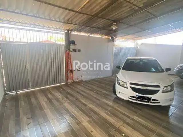 Casa / Sobrado para Venda em Uberlândia/MG Nossa Senhora das Graças 3 Quartos
