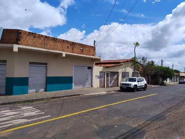 Casa / Sobrado para Venda em Uberlândia/MG Nossa Senhora das Graças 3 Quartos