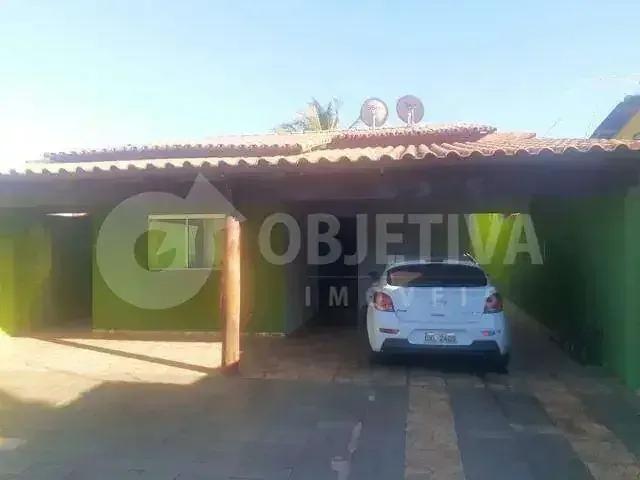 Casa / Sobrado para Venda em Uberlândia/MG Nossa Senhora das Graças 3 Quartos