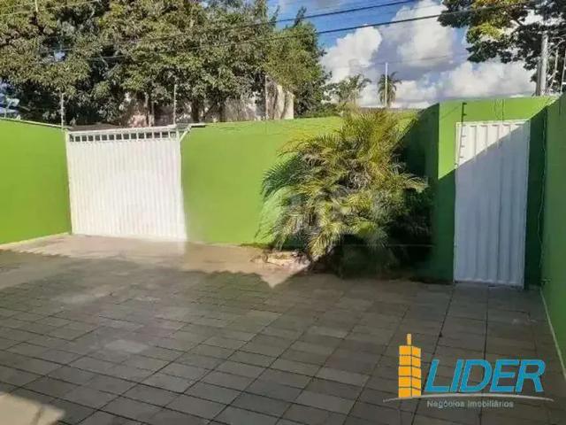 Casa / Sobrado para Venda em Uberlândia/MG Nossa Senhora das Graças 3 Quartos