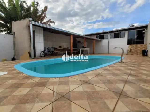 Casa / Sobrado para Venda em Uberlândia/MG Nossa Senhora das Graças 6 Quartos