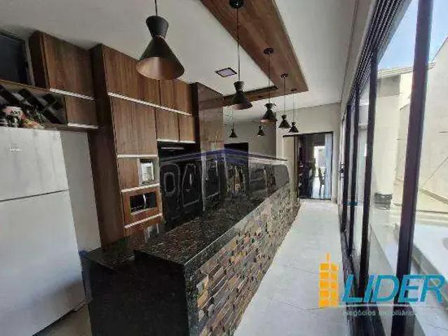 Casa / Sobrado para Venda em Uberlândia/MG São Jorge 2 Quartos