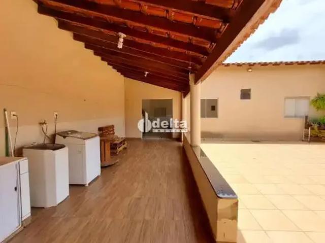 Casa / Sobrado para Venda em Uberlândia/MG São Jorge 3 Quartos