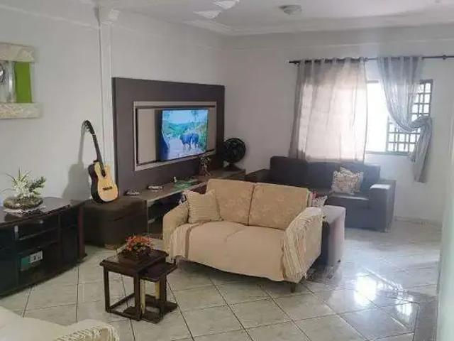 Casa / Sobrado para Venda em Uberlândia/MG Santa Mônica 4 Quartos