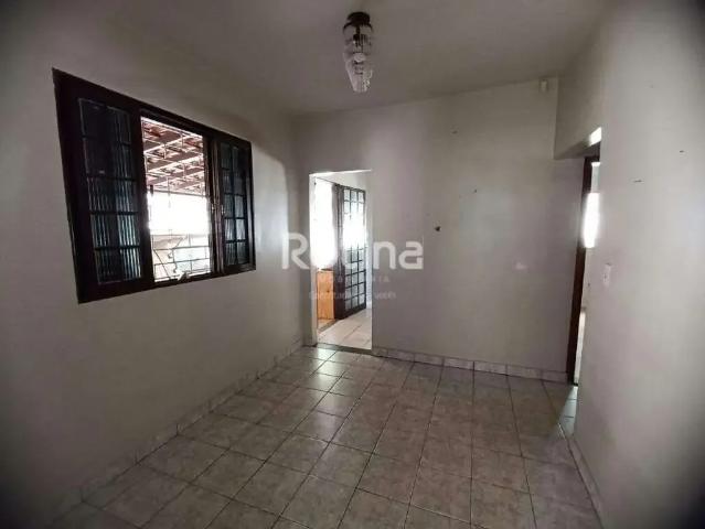 Casa / Sobrado para Venda em Uberlândia/MG Santa Mônica 2 Quartos