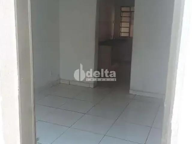 Casa / Sobrado para Venda em Uberlândia/MG Santa Mônica 2 Quartos