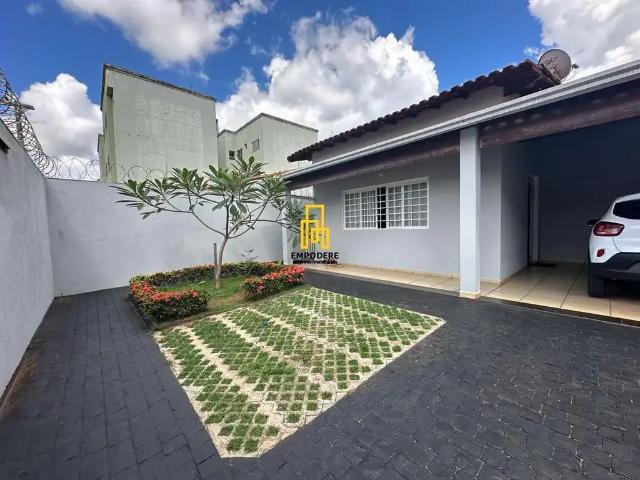 Casa / Sobrado para Venda em Uberlândia/MG Santa Mônica 3 Quartos