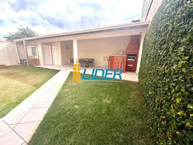 Casa / Sobrado para Venda em Uberlândia/MG Santa Mônica 3 Quartos