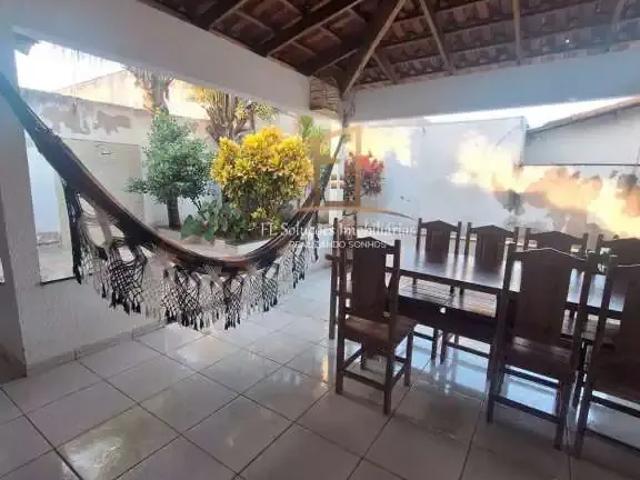 Casa / Sobrado para Venda em Uberlândia/MG Santa Mônica 3 Quartos