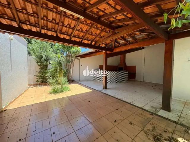 Casa / Sobrado para Venda em Uberlândia/MG Santa Mônica 3 Quartos