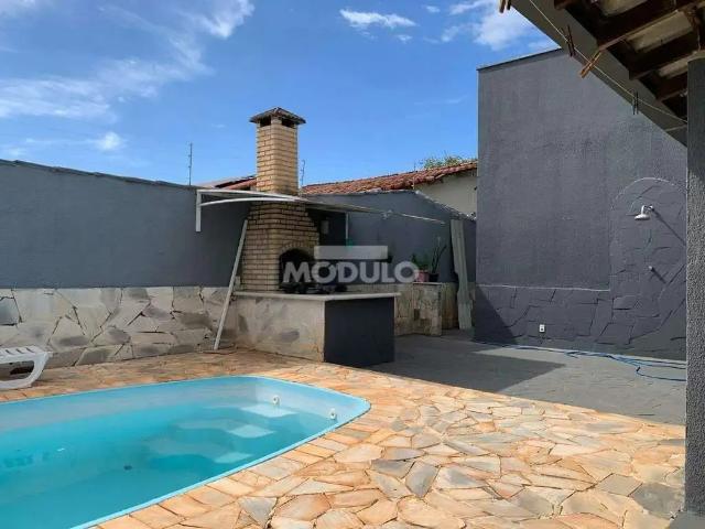 Casa / Sobrado para Venda em Uberlândia/MG Santa Mônica 3 Quartos