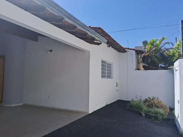 Casa / Sobrado para Venda em Uberlândia/MG Santa Mônica 3 Quartos