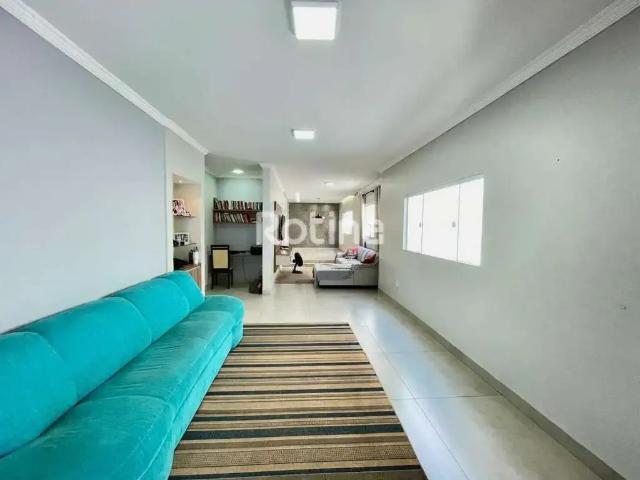 Casa / Sobrado para Venda em Uberlândia/MG Santa Mônica 3 Quartos