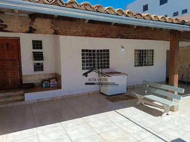 Casa / Sobrado para Venda em Uberlândia/MG Santa Mônica 3 Quartos