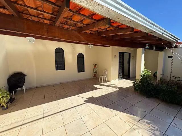 Casa / Sobrado para Venda em Uberlândia/MG Santa Mônica 3 Quartos