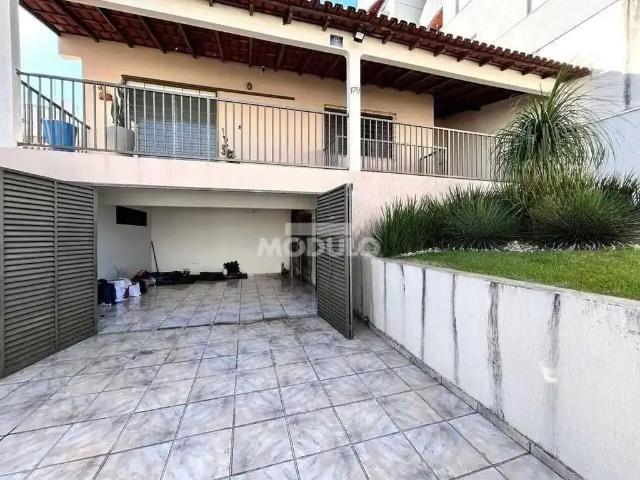 Casa / Sobrado para Venda em Uberlândia/MG Santa Mônica 3 Quartos