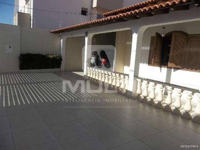 Casa / Sobrado para Venda em Uberlândia/MG Santa Mônica 3 Quartos