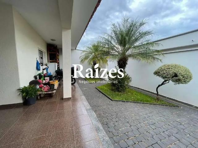 Casa / Sobrado para Venda em Uberlândia/MG Santa Mônica 3 Quartos