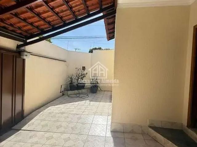 Casa / Sobrado para Venda em Uberlândia/MG Santa Mônica 3 Quartos