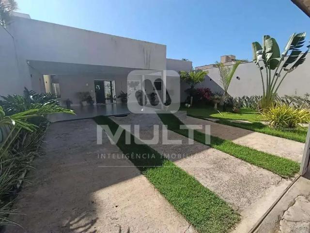 Casa / Sobrado para Venda em Uberlândia/MG Santa Mônica 3 Quartos
