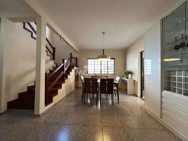 Casa / Sobrado para Venda em Uberlândia/MG Santa Mônica 3 Quartos