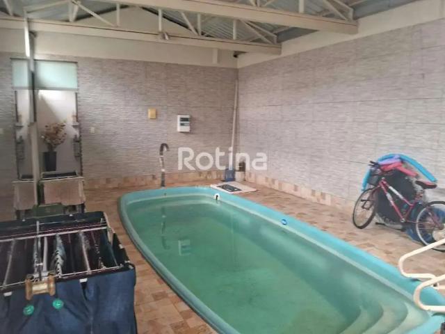 Casa / Sobrado para Venda em Uberlândia/MG Santa Mônica 3 Quartos