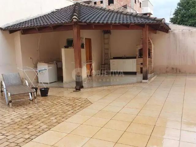 Casa / Sobrado para Venda em Uberlândia/MG Santa Mônica 3 Quartos