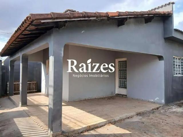Casa / Sobrado para Venda em Uberlândia/MG Santa Mônica 3 Quartos